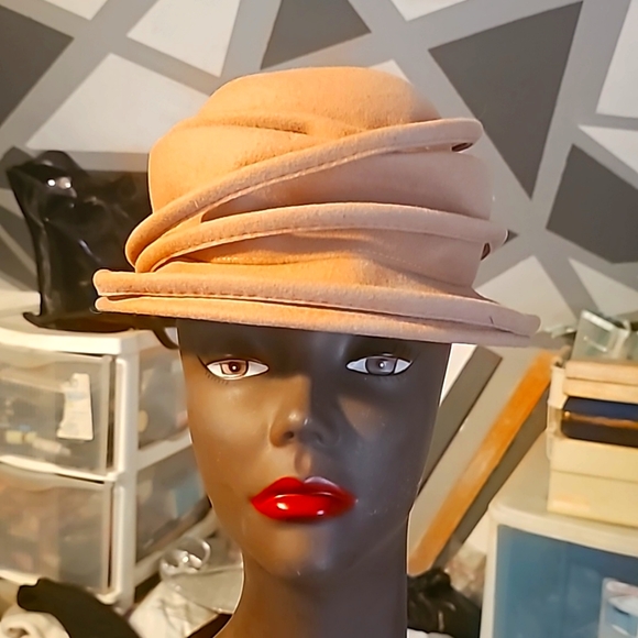 Toucan | Accessories | Vintage 6s Toucan Designer Hat From New York Tan ...